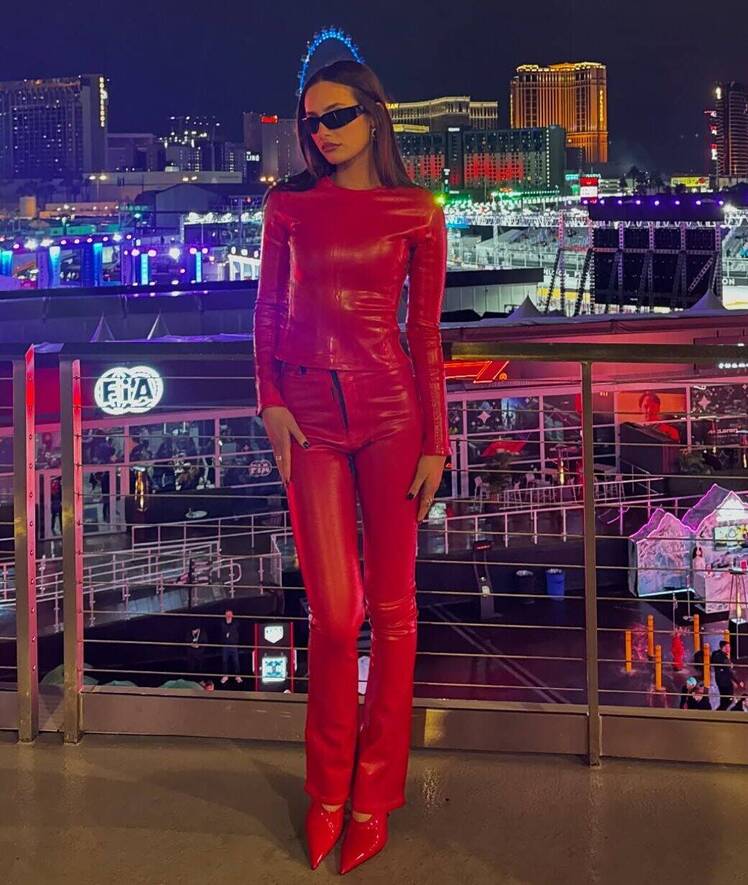 Alix Earle’s Sister Ashtin Smolders in Fiery Red Latex Look at F1 Las ...