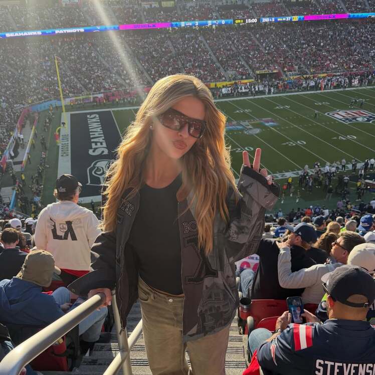 Xandra Pohl Sends Message of Peace to Her Followers While Attending the ...